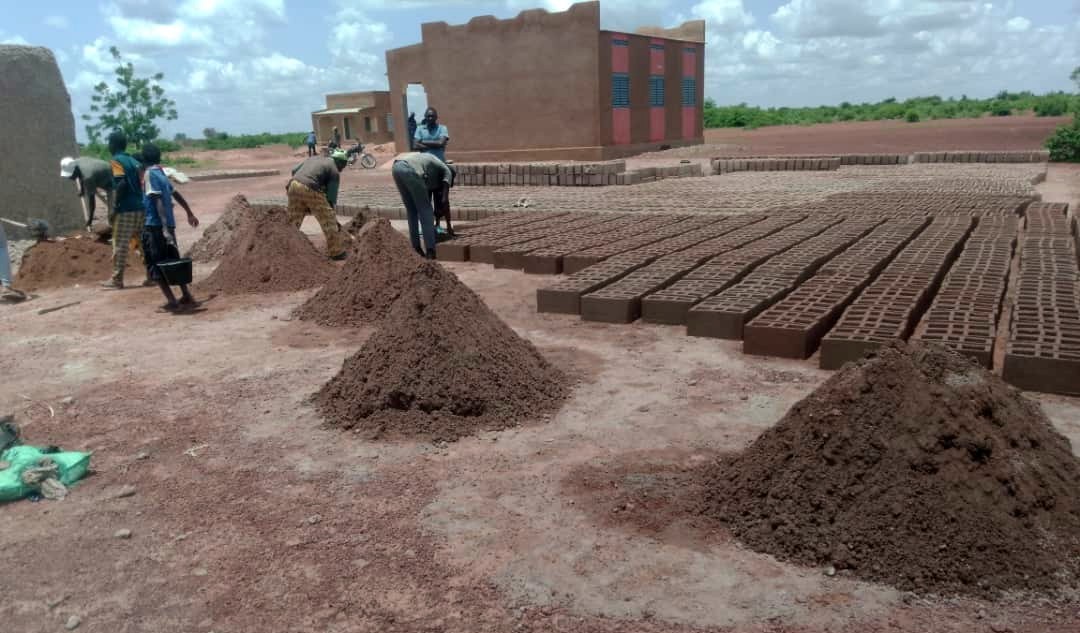 Build a School in Africa | A volunteer-run, non-profit organization ...